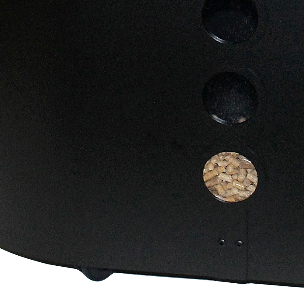 Pellet holder entirely in painted metal