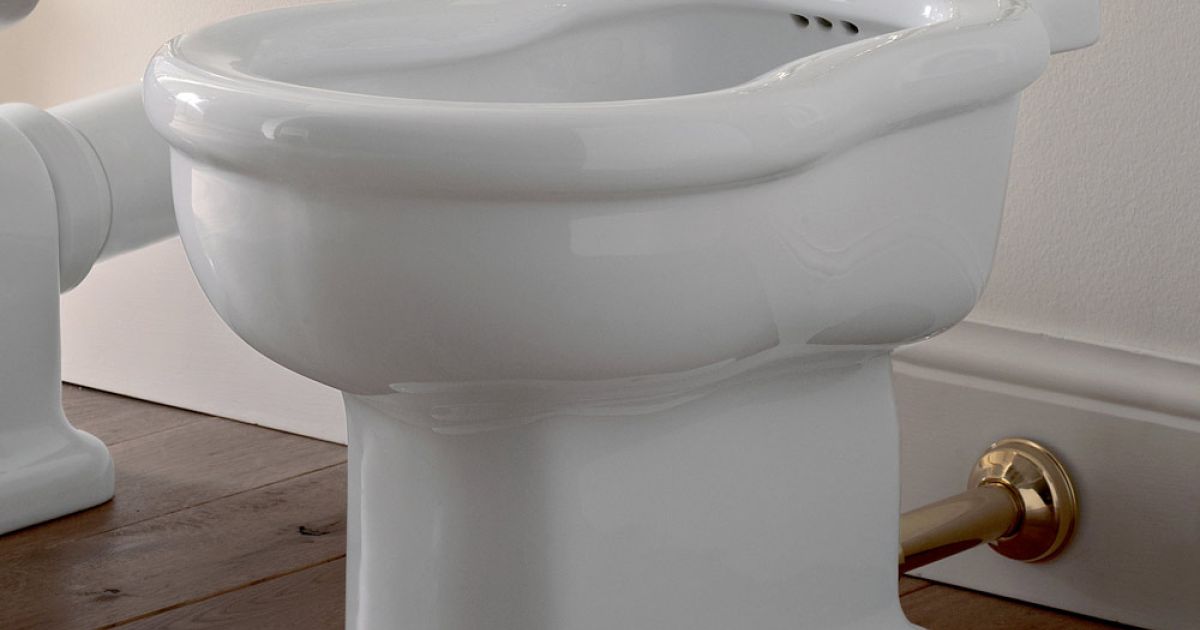 Classic Floor Bidet in White Ceramic Made in Italy