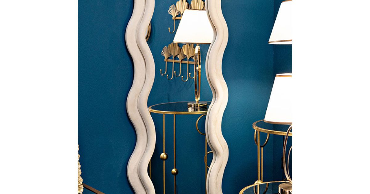 Mirror in MDF covered in velvet with wavy lines