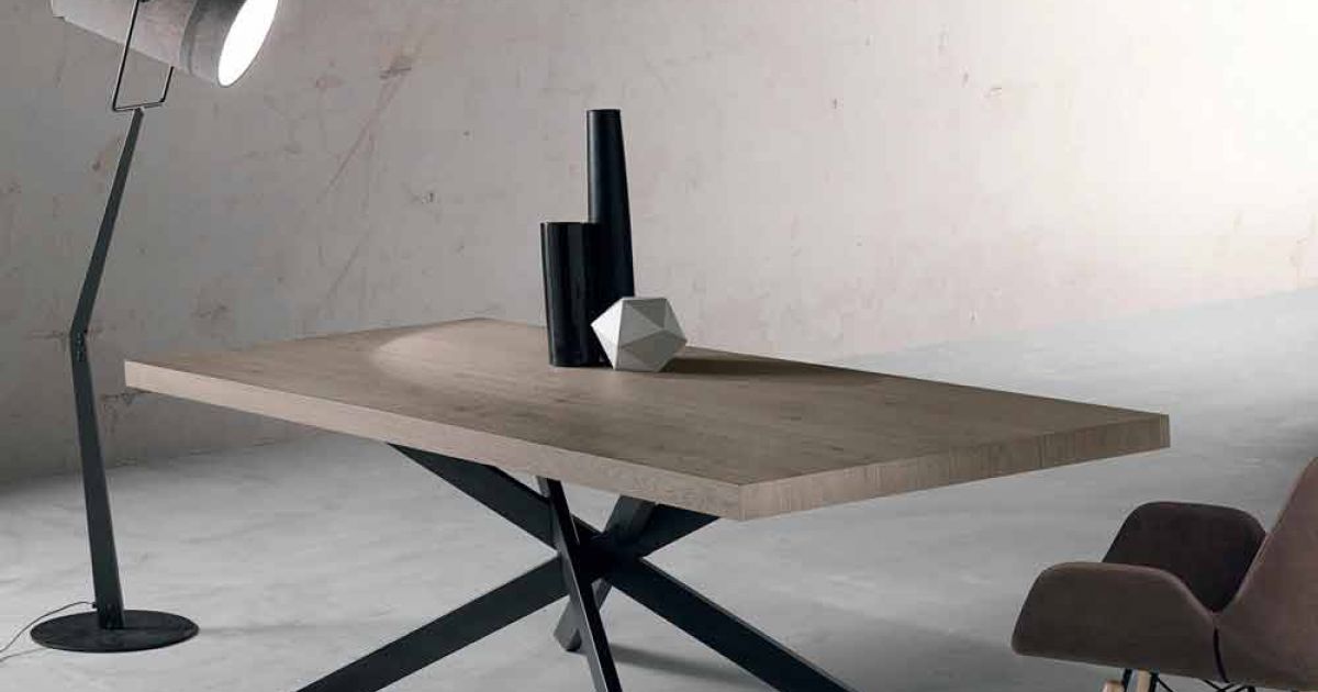 Modern dining table in knotted oak wood made in Italy, Oncino